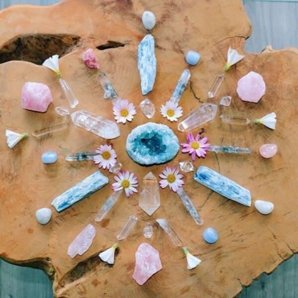 Crystal Layout for Visual Guidance and Emotional Well-Being