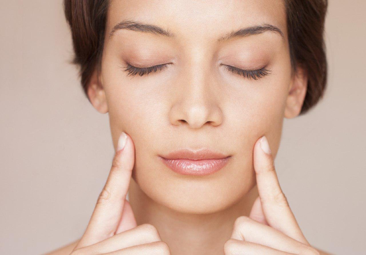 Using Face Yoga Gua Sha to Improve Your Face